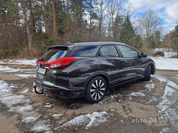 Brown Honda Civic 2016 in Tallinn, with an engine capacity of 1.80 L and mileage of 124 thousand km for 12900 €, photo 3 on AUTOMOTO.COM.LV
