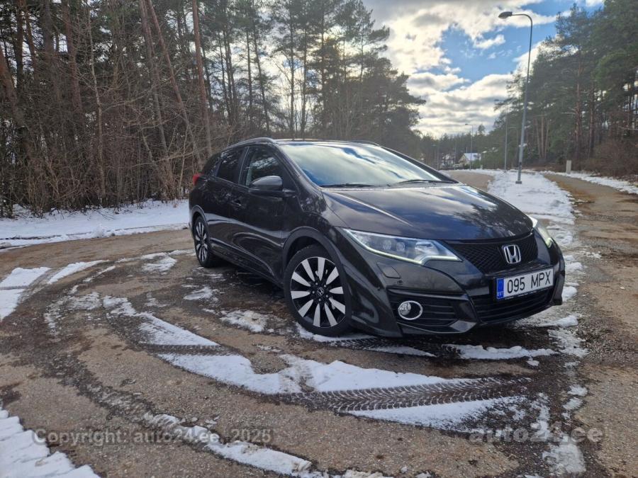 Brūns Honda Civic 2016 Tallina, ar dzinēja tilpumu 1.80 L un nobraukumu 124 tūkst. km par 12900 €, foto 6 vietnē AUTOMOTO.COM.LV