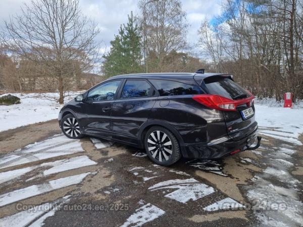 Brown Honda Civic 2016 in Tallinn, with an engine capacity of 1.80 L and mileage of 124 thousand km for 12900 €, photo 9 on AUTOMOTO.COM.LV
