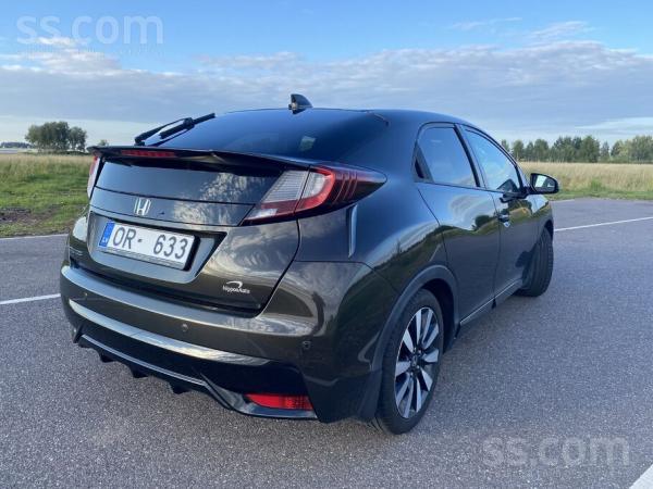 Brown Honda Civic 2016 in Bauska, with an engine capacity of 1.80 L and mileage of 179 thousand km for 8000 €, photo 3 on AUTOMOTO.COM.LV