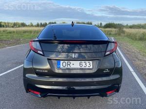 Brown Honda Civic 2016 in Bauska, with an engine capacity of 1.80 L and mileage of 179 thousand km for 8000 €, photo 6 on AUTOMOTO.COM.LV
