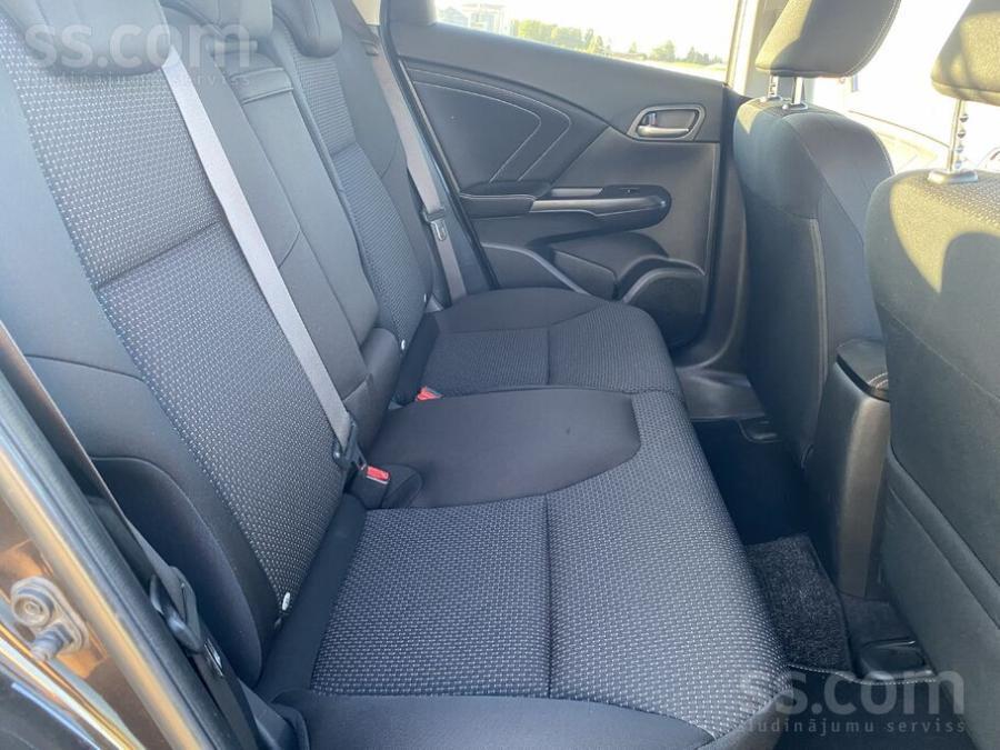 Brown Honda Civic 2016 in Bauska, with an engine capacity of 1.80 L and mileage of 179 thousand km for 8000 €, photo 9 on AUTOMOTO.COM.LV