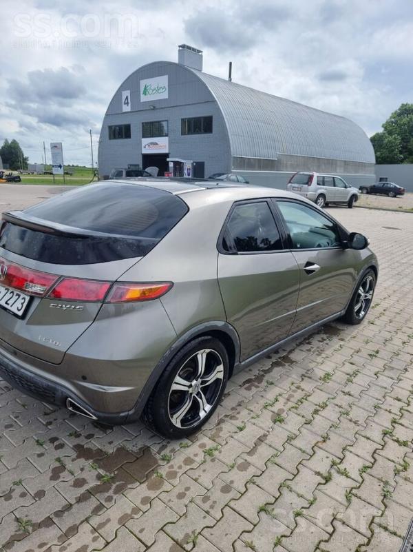 Brūns Honda Civic 2006 Valmiera, ar dzinēja tilpumu 2.20 L un nobraukumu 308 tūkst. km par 2500 €, foto 2 vietnē AUTOMOTO.COM.LV