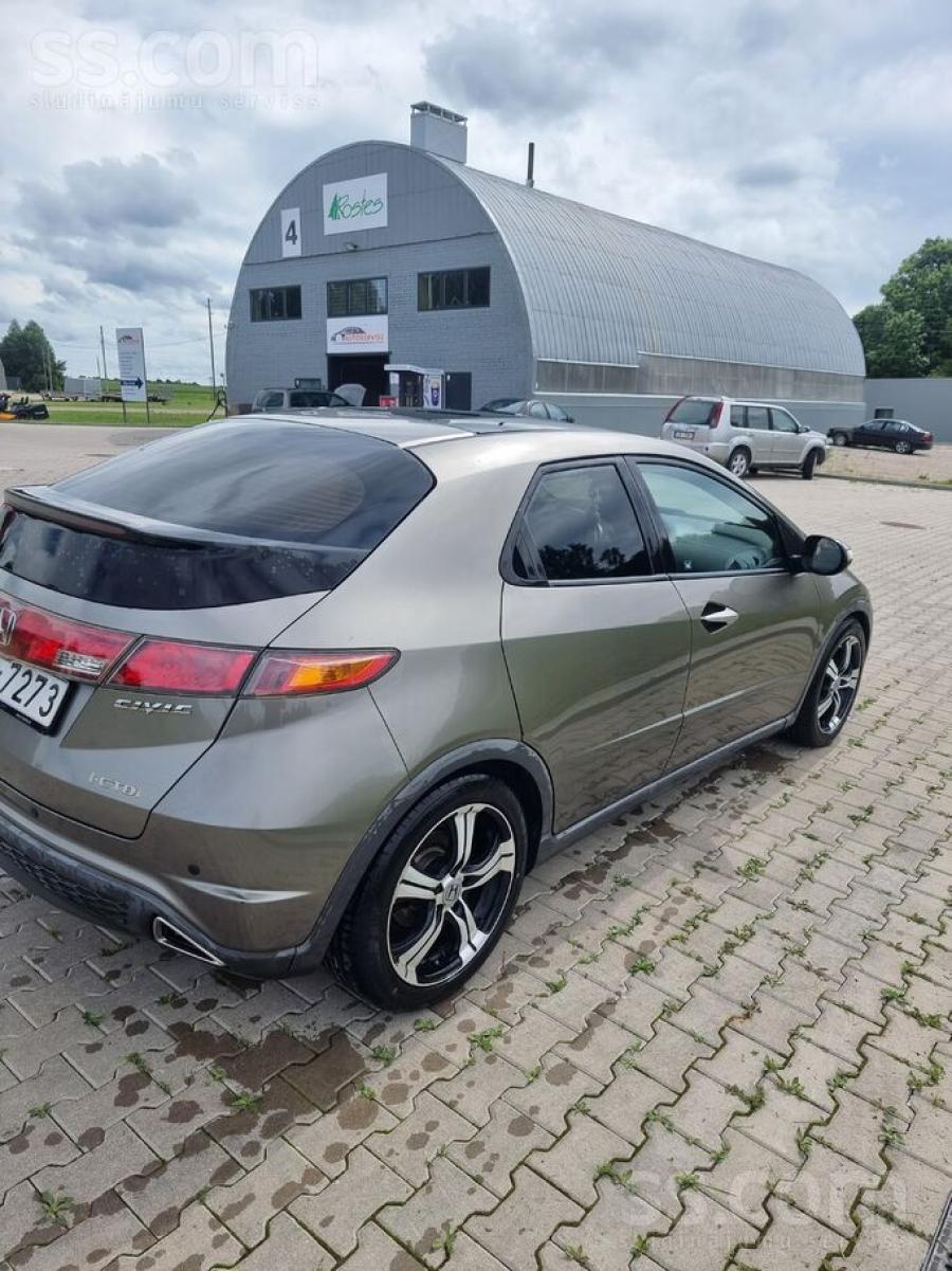 Brūns Honda Civic 2006 Valmiera, ar dzinēja tilpumu 2.20 L un nobraukumu 308 tūkst. km par 2500 €, foto 3 vietnē AUTOMOTO.COM.LV