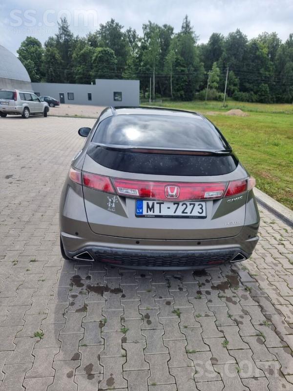 Brūns Honda Civic 2006 Valmiera, ar dzinēja tilpumu 2.20 L un nobraukumu 308 tūkst. km par 2500 €, foto 3 vietnē AUTOMOTO.COM.LV