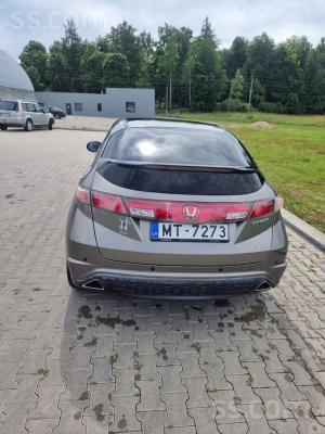 Brūns Honda Civic 2006 Valmiera, ar dzinēja tilpumu 2.20 L un nobraukumu 308 tūkst. km par 2500 €, foto 4 vietnē AUTOMOTO.COM.LV