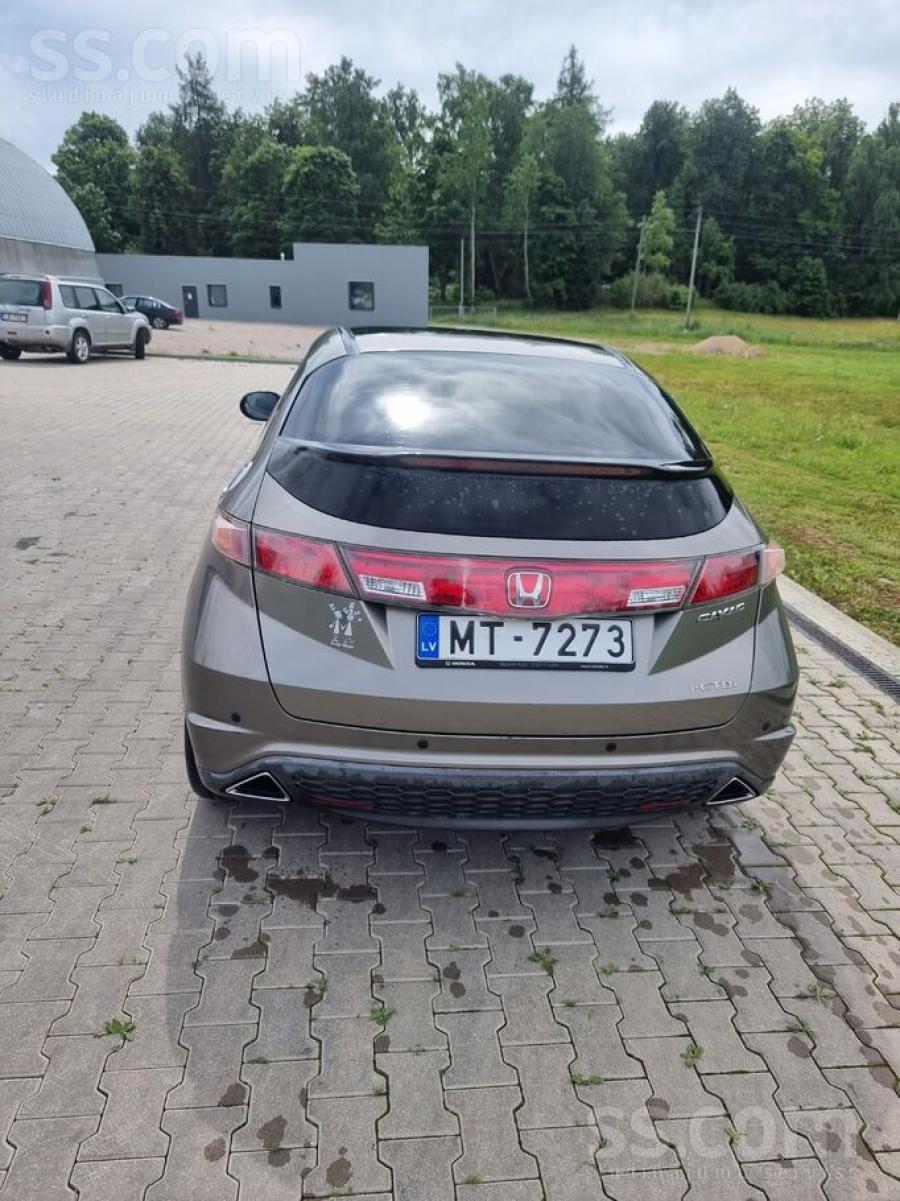 Brūns Honda Civic 2006 Valmiera, ar dzinēja tilpumu 2.20 L un nobraukumu 308 tūkst. km par 2500 €, foto 4 vietnē AUTOMOTO.COM.LV