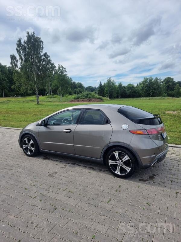 Brūns Honda Civic 2006 Valmiera, ar dzinēja tilpumu 2.20 L un nobraukumu 308 tūkst. km par 2500 €, foto 4 vietnē AUTOMOTO.COM.LV