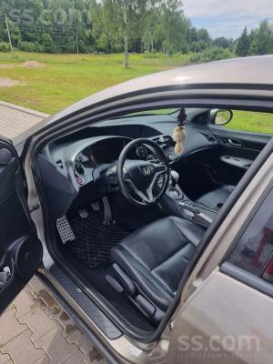 Brūns Honda Civic 2006 Valmiera, ar dzinēja tilpumu 2.20 L un nobraukumu 308 tūkst. km par 2500 €, foto 6 vietnē AUTOMOTO.COM.LV