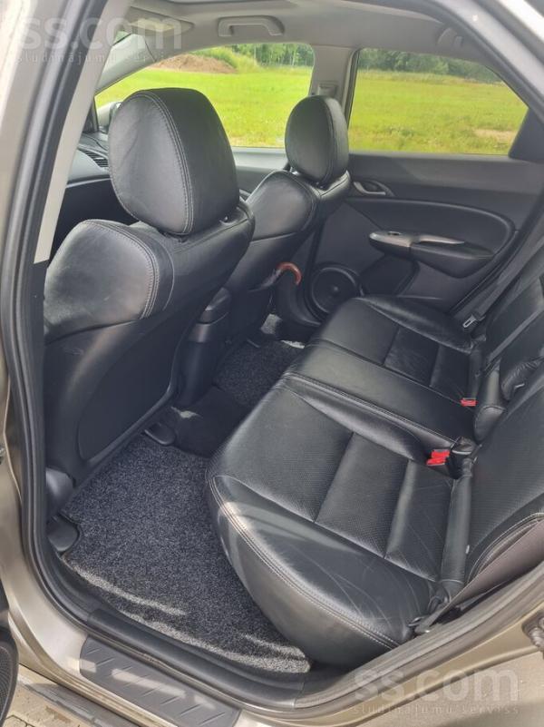 Brūns Honda Civic 2006 Valmiera, ar dzinēja tilpumu 2.20 L un nobraukumu 308 tūkst. km par 2500 €, foto 6 vietnē AUTOMOTO.COM.LV