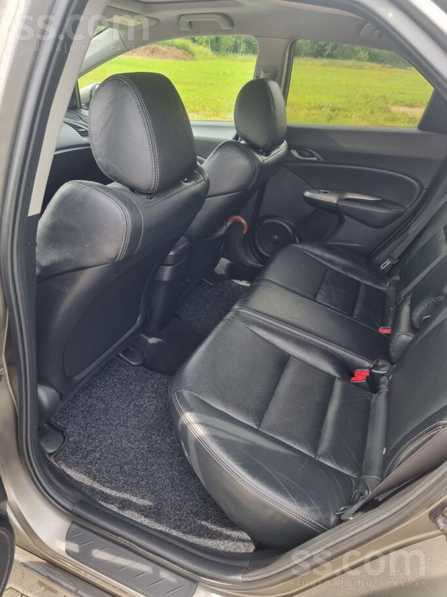 Brūns Honda Civic 2006 Valmiera, ar dzinēja tilpumu 2.20 L un nobraukumu 308 tūkst. km par 2500 €, foto 7 vietnē AUTOMOTO.COM.LV