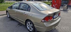 Brown Honda Civic 2007 in Jurmala, with an engine capacity of 1.80 L and mileage of 197 thousand km for 10500 €, photo 6 on AUTOMOTO.COM.LV