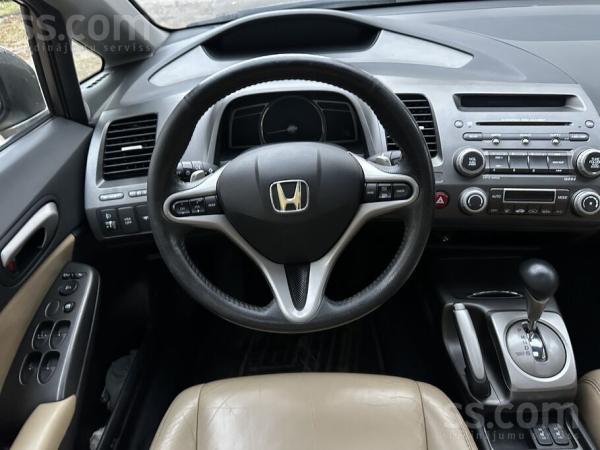 Brown Honda Civic 2007 in Riga, with an engine capacity of 1.80 L and mileage of 278 thousand km for 2700 €, photo 11 on AUTOMOTO.COM.LV