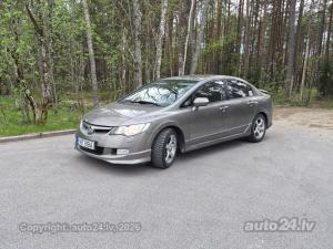 Brown Honda Civic 2008 in Tallinn, with an engine capacity of 1.80 L and mileage of 316 thousand km for 999 €, photo 4 on AUTOMOTO.COM.LV