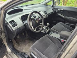 Brown Honda Civic 2008 in Tallinn, with an engine capacity of 1.80 L and mileage of 316 thousand km for 999 €, photo 8 on AUTOMOTO.COM.LV