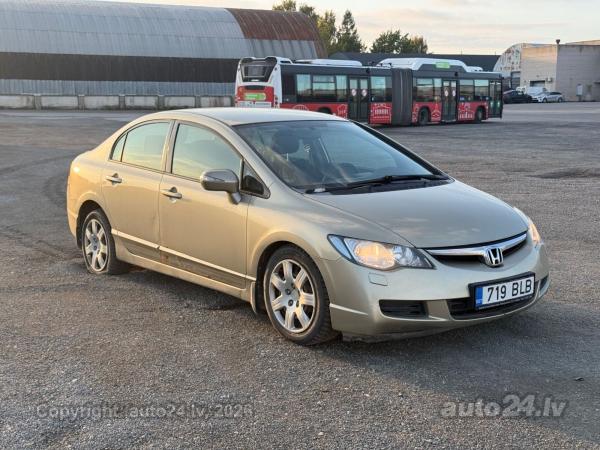 Brūns Honda Civic 2009 Tallina, ar dzinēja tilpumu 1.80 L un nobraukumu 243 tūkst. km par 700 €, foto 4 vietnē AUTOMOTO.COM.LV
