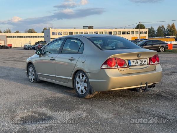 Brūns Honda Civic 2009 Tallina, ar dzinēja tilpumu 1.80 L un nobraukumu 243 tūkst. km par 700 €, foto 7 vietnē AUTOMOTO.COM.LV