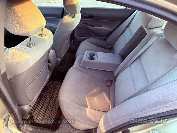 Brūns Honda Civic 2009 Tallina, ar dzinēja tilpumu 1.80 L un nobraukumu 243 tūkst. km par 700 €, foto 9 vietnē AUTOMOTO.COM.LV