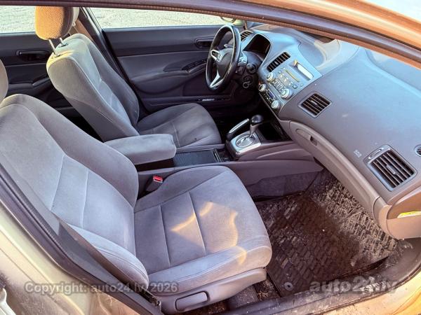 Brūns Honda Civic 2009 Tallina, ar dzinēja tilpumu 1.80 L un nobraukumu 243 tūkst. km par 700 €, foto 11 vietnē AUTOMOTO.COM.LV