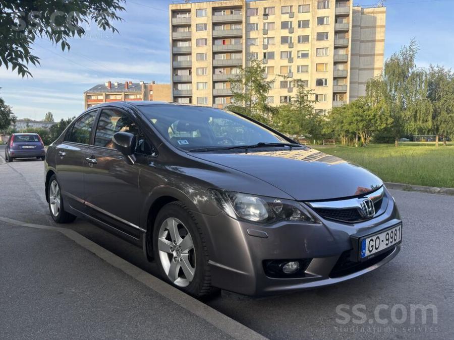 Brūns Honda Civic 2011 Rīga, ar dzinēja tilpumu 1.80 L un nobraukumu 126 tūkst. km par 6000 €, foto 1 vietnē AUTOMOTO.COM.LV