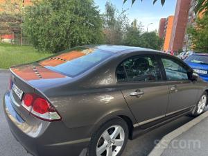 Brūns Honda Civic 2011 Rīga, ar dzinēja tilpumu 1.80 L un nobraukumu 126 tūkst. km par 6000 €, foto 5 vietnē AUTOMOTO.COM.LV