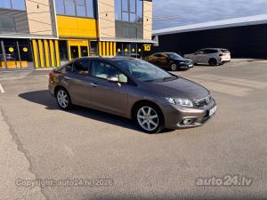 Brūns Honda Civic 2012 Tallina, ar dzinēja tilpumu 1.80 L un nobraukumu 138 tūkst. km par 7990 €, foto 3 vietnē AUTOMOTO.COM.LV