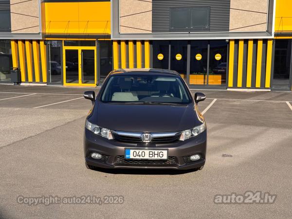 Brūns Honda Civic 2012 Tallina, ar dzinēja tilpumu 1.80 L un nobraukumu 138 tūkst. km par 7990 €, foto 5 vietnē AUTOMOTO.COM.LV