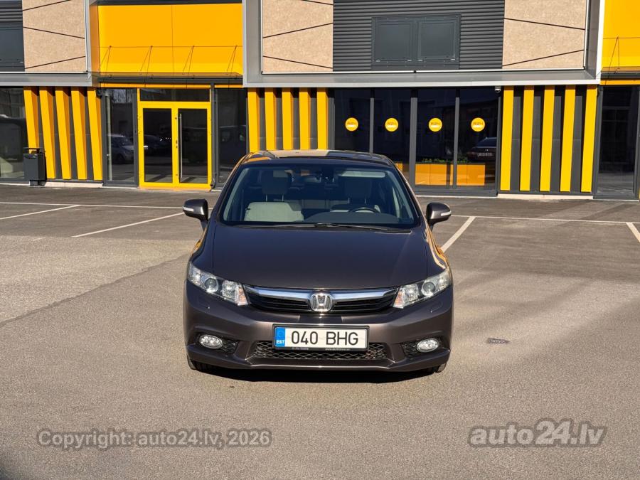 Brūns Honda Civic 2012 Tallina, ar dzinēja tilpumu 1.80 L un nobraukumu 138 tūkst. km par 7990 €, foto 6 vietnē AUTOMOTO.COM.LV