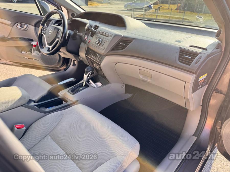 Brūns Honda Civic 2012 Tallina, ar dzinēja tilpumu 1.80 L un nobraukumu 138 tūkst. km par 7990 €, foto 10 vietnē AUTOMOTO.COM.LV