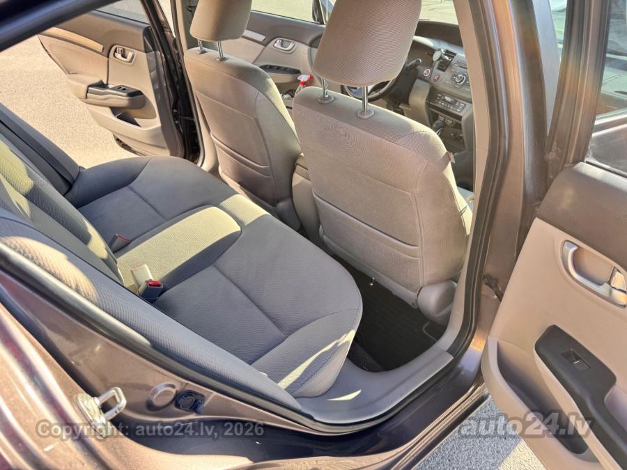 Brūns Honda Civic 2012 Tallina, ar dzinēja tilpumu 1.80 L un nobraukumu 138 tūkst. km par 7990 €, foto 11 vietnē AUTOMOTO.COM.LV