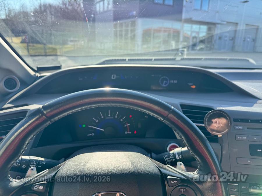 Brūns Honda Civic 2012 Tallina, ar dzinēja tilpumu 1.80 L un nobraukumu 138 tūkst. km par 7990 €, foto 15 vietnē AUTOMOTO.COM.LV
