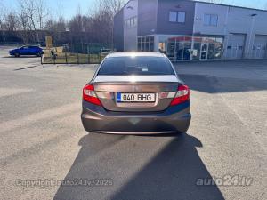 Brūns Honda Civic 2012 Tallina, ar dzinēja tilpumu 1.80 L un nobraukumu 138 tūkst. km par 7990 €, foto 16 vietnē AUTOMOTO.COM.LV