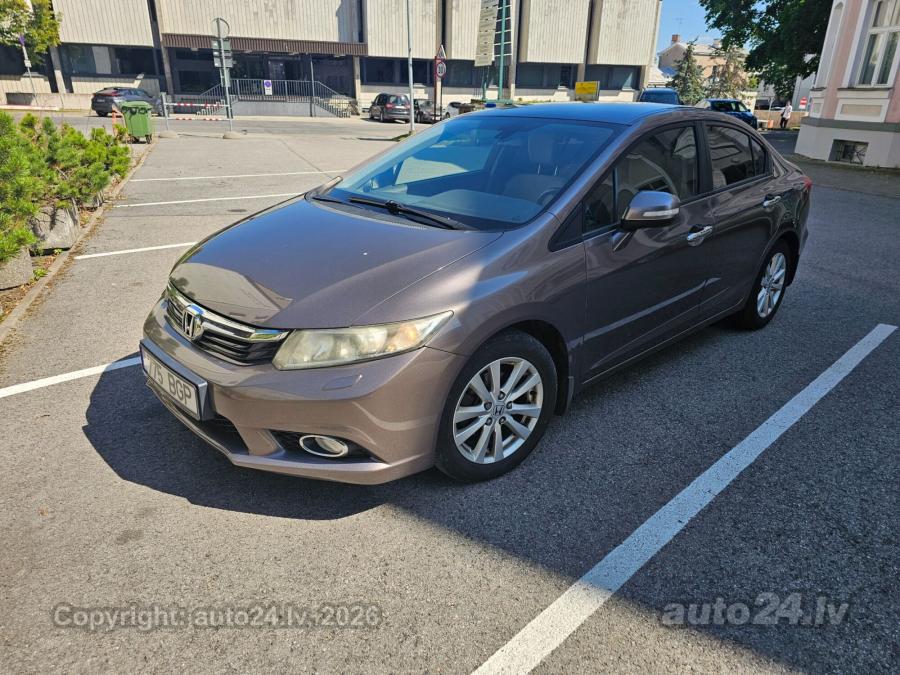 Brown Honda Civic 2012 in Tartu, with an engine capacity of 1.80 L and mileage of 191 thousand km for 4500 €, photo 1 on AUTOMOTO.COM.LV