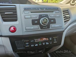 Brown Honda Civic 2012 in Tartu, with an engine capacity of 1.80 L and mileage of 191 thousand km for 4500 €, photo 5 on AUTOMOTO.COM.LV