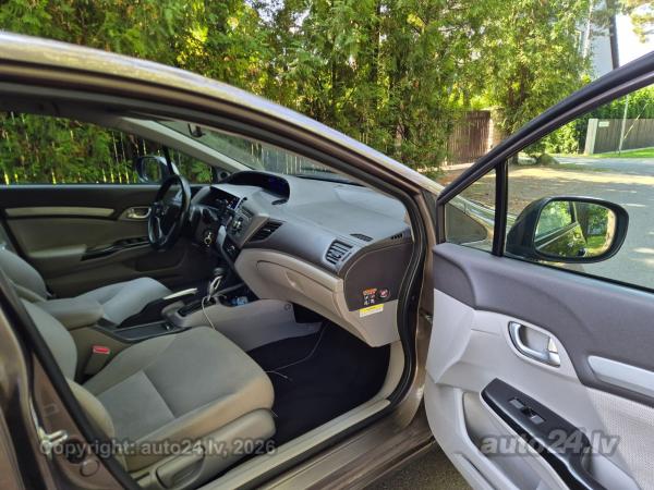 Brūns Honda Civic 2012 Tallina, ar dzinēja tilpumu 1.80 L un nobraukumu 191 tūkst. km par 6800 €, foto 10 vietnē AUTOMOTO.COM.LV