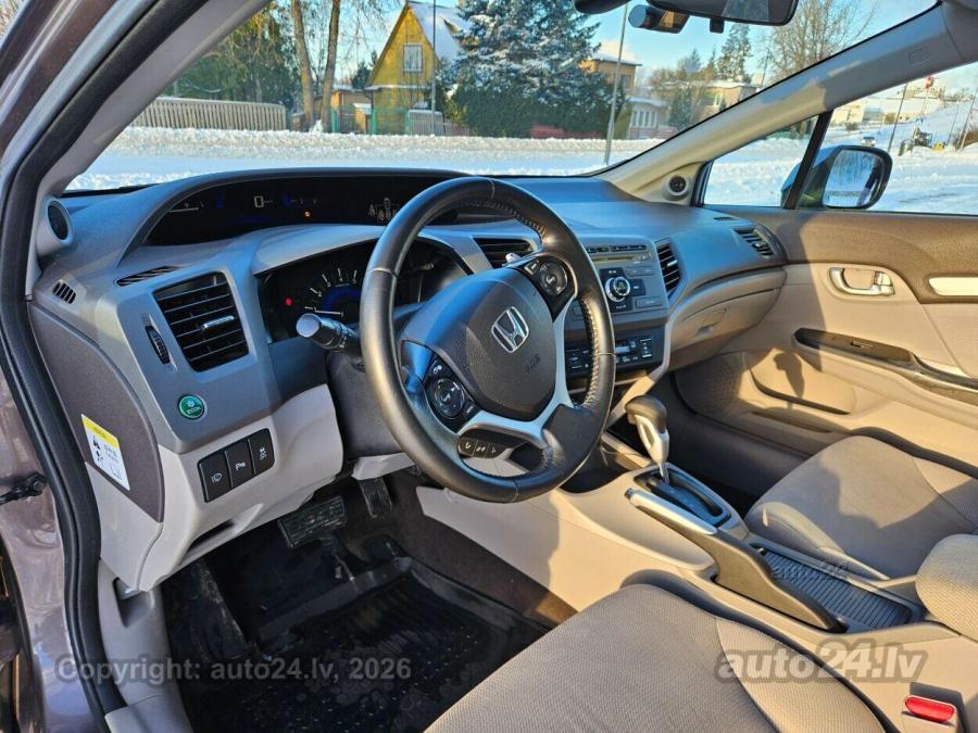 Brūns Honda Civic 2013 Rakvere, ar dzinēja tilpumu 1.80 L un nobraukumu 181 tūkst. km par 5900 €, foto 9 vietnē AUTOMOTO.COM.LV