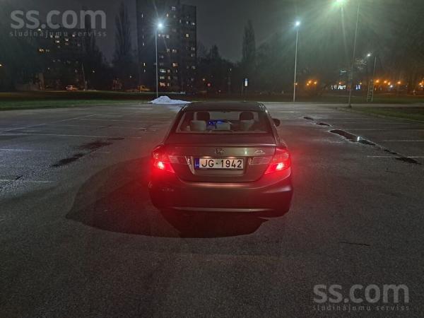 Brūns Honda Civic 2013 Rīga, ar dzinēja tilpumu 1.80 L un nobraukumu 0 tūkst. km par 4000 €, foto 2 vietnē AUTOMOTO.COM.LV