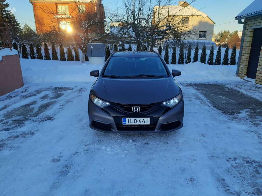 Brown Honda Civic 2014 in Siauliai, with an engine capacity of 1.60 L and mileage of 271 thousand km for 3250 €, photo 2 on AUTOMOTO.COM.LV