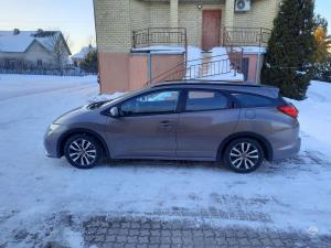 Brown Honda Civic 2014 in Siauliai, with an engine capacity of 1.60 L and mileage of 271 thousand km for 3250 €, photo 4 on AUTOMOTO.COM.LV