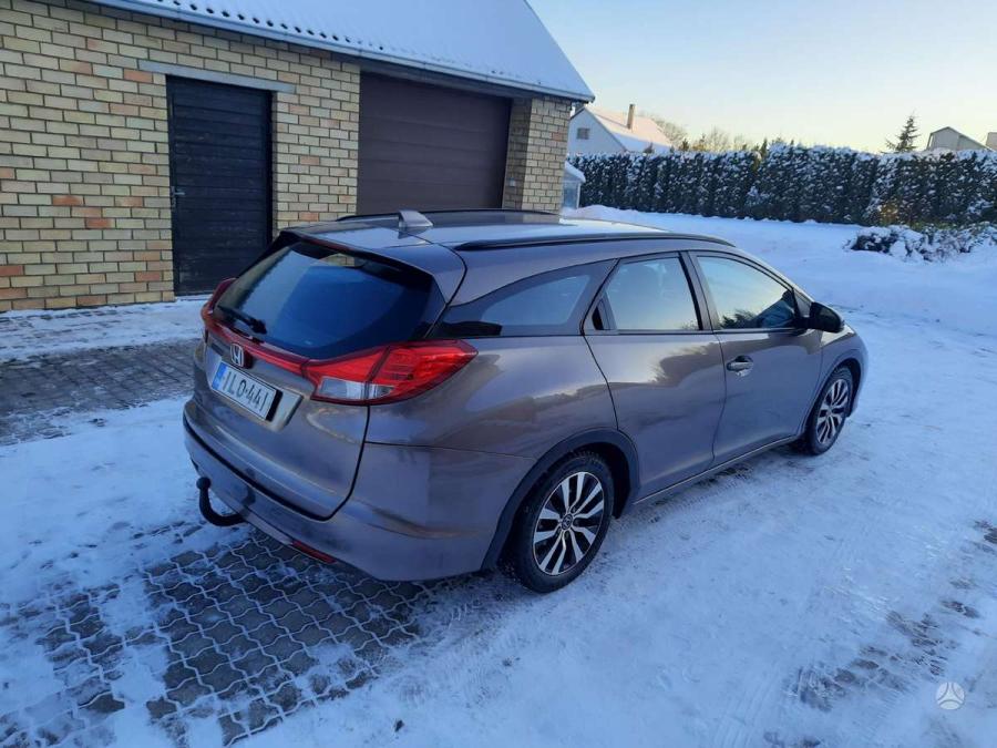 Brown Honda Civic 2014 in Siauliai, with an engine capacity of 1.60 L and mileage of 271 thousand km for 3250 €, photo 7 on AUTOMOTO.COM.LV