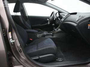 Brown Honda Civic 2014 in Vilnius, with an engine capacity of 1.60 L and mileage of 91 thousand km for 7799 €, photo 15 on AUTOMOTO.COM.LV