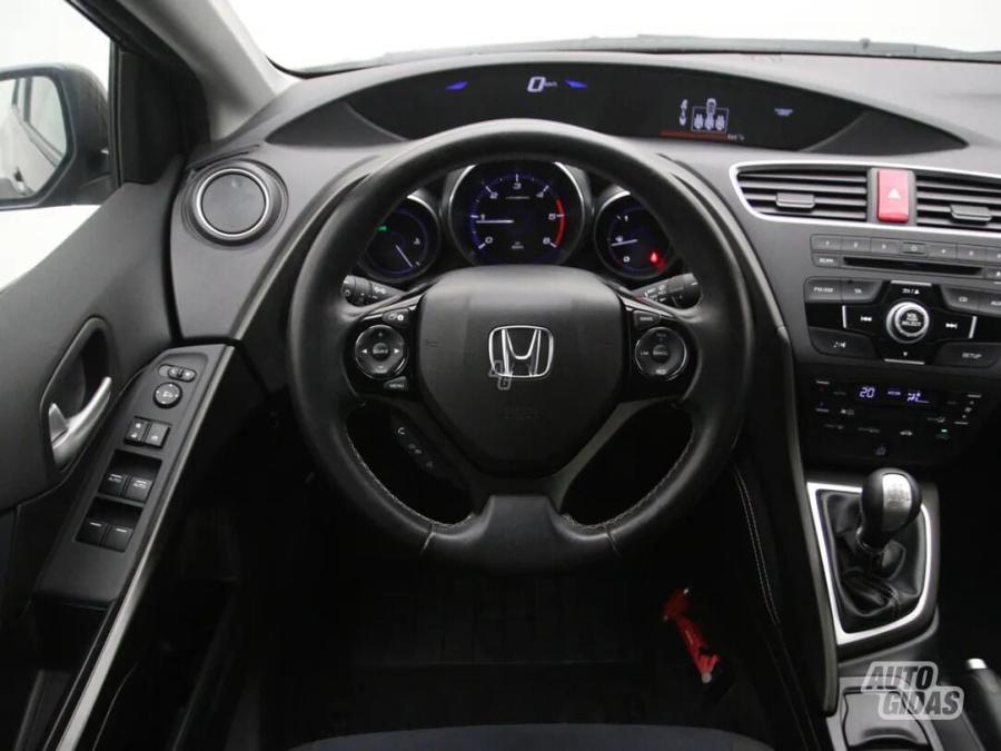 Brown Honda Civic 2014 in Vilnius, with an engine capacity of 1.60 L and mileage of 91 thousand km for 7799 €, photo 18 on AUTOMOTO.COM.LV