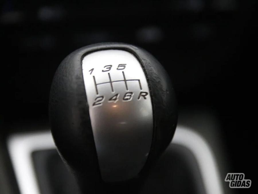 Brown Honda Civic 2014 in Vilnius, with an engine capacity of 1.60 L and mileage of 91 thousand km for 7799 €, photo 26 on AUTOMOTO.COM.LV