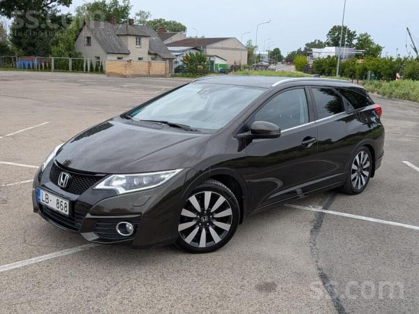 Brown Honda Civic 2015 in Jelgava, with an engine capacity of 1.80 L and mileage of 160 thousand km for 8550 €, photo 2 on AUTOMOTO.COM.LV
