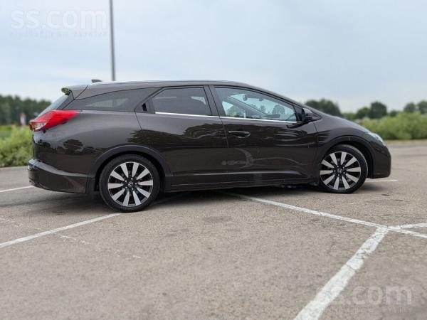 Brown Honda Civic 2015 in Jelgava, with an engine capacity of 1.80 L and mileage of 160 thousand km for 8550 €, photo 4 on AUTOMOTO.COM.LV