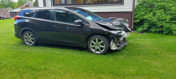 Brown Honda Civic 2016 in Trakai, with an engine capacity of 1.80 L and mileage of 171 thousand km for 3140 €, photo 2 on AUTOMOTO.COM.LV