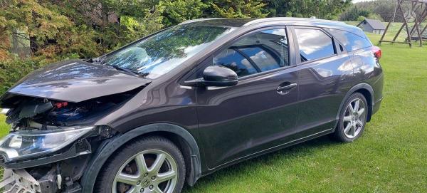 Brown Honda Civic 2016 in Trakai, with an engine capacity of 1.80 L and mileage of 171 thousand km for 3140 €, photo 4 on AUTOMOTO.COM.LV