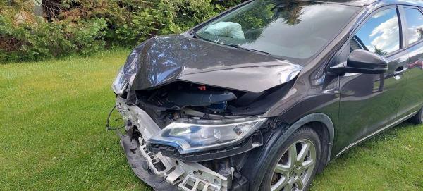 Brown Honda Civic 2016 in Trakai, with an engine capacity of 1.80 L and mileage of 171 thousand km for 3140 €, photo 5 on AUTOMOTO.COM.LV