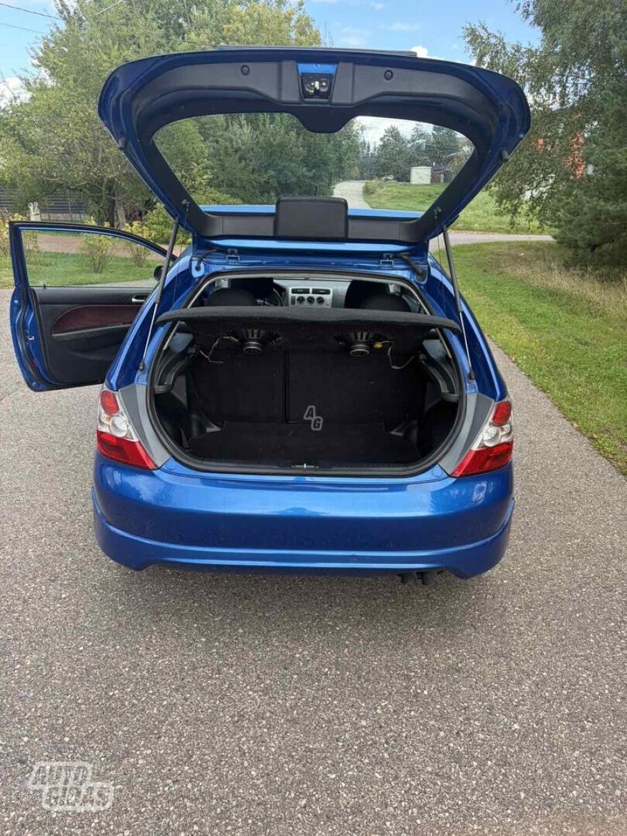 Honda Civic 2004 in Vilnius, with an engine capacity of 1.70 L and mileage of 281 thousand km for 1299 €, photo 4 on AUTOMOTO.COM.LV