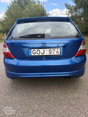 Honda Civic 2004 in Vilnius, with an engine capacity of 1.70 L and mileage of 281 thousand km for 1299 €, photo 8 on AUTOMOTO.COM.LV